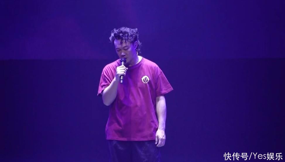 Eason陈奕迅「Fear and Dreams」 演唱会第15场 选唱《陀飞轮》掌声欢呼声震憾全场 - 360娱乐，你开心就好